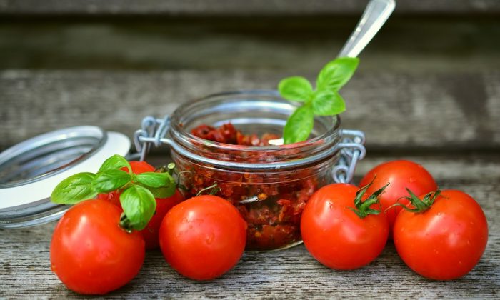 Jak na sušení rajčat. Chutný způsob zpracování rajčatové sklizně | Naše ...