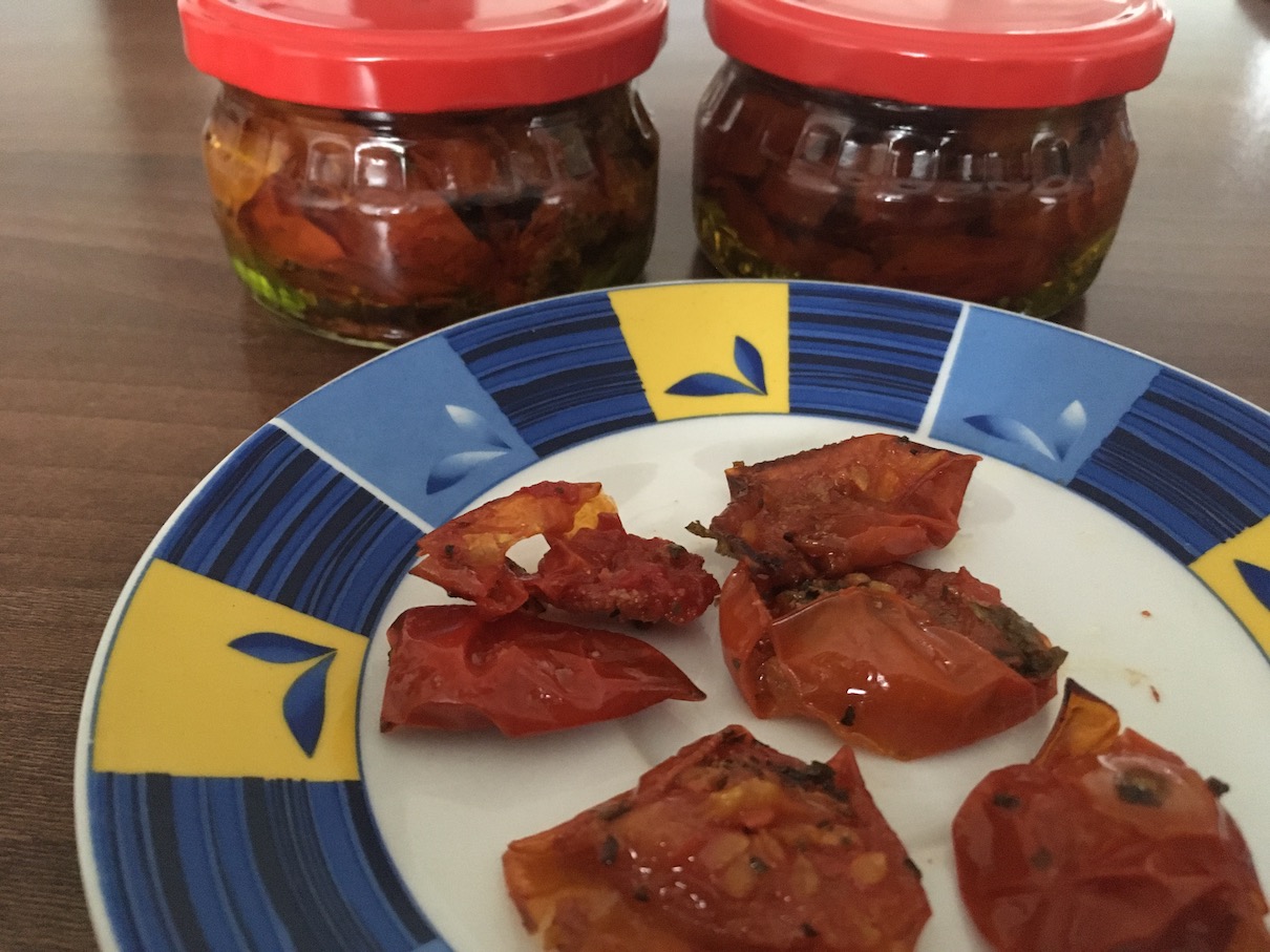 Domácí sušená rajčata: Recept na sušení v troubě stojí