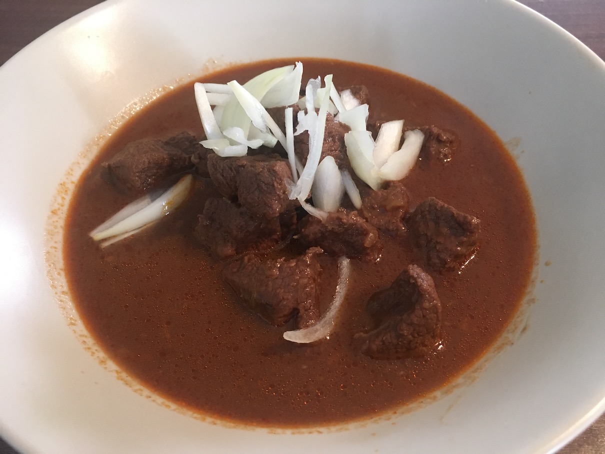 Příprava jeleního guláše krok po kroku. Vůbec nic složitého