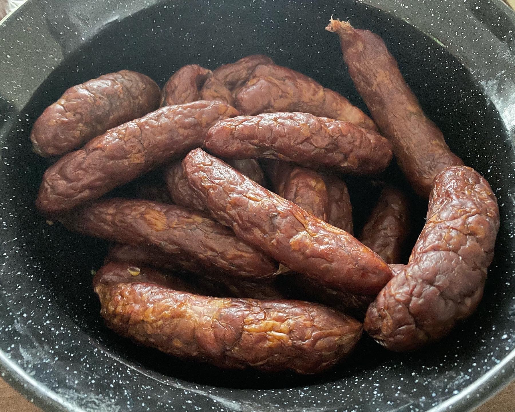 Nechutnají? Chyb při výrobě domácích klobás může být více