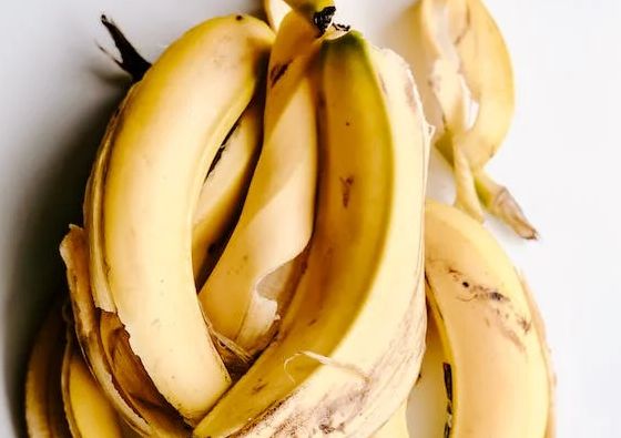 Banány jsou prospěšné pro vás i jako hnojivo do zahrady